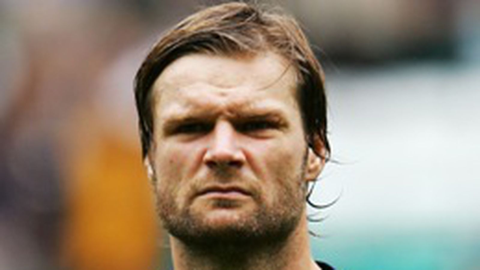 Elvis farinn úr húsi - Vísir