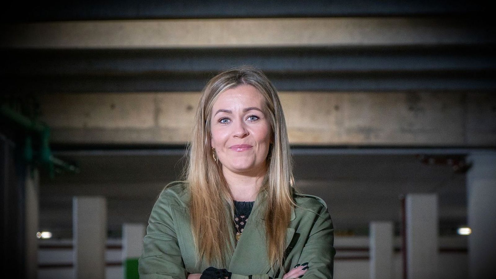 Beið af sér einveruna í felum vopnuð eldhúshníf - Vísir