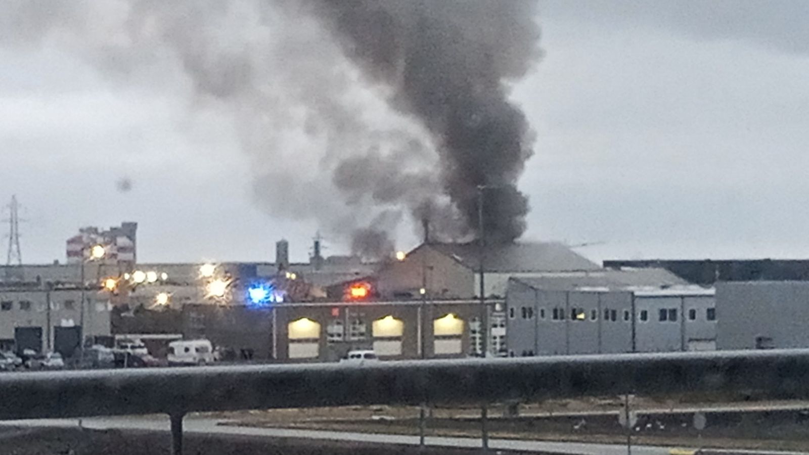 Eldur kviknaði í mót­töku­­stöð Terra í nótt - Vísir