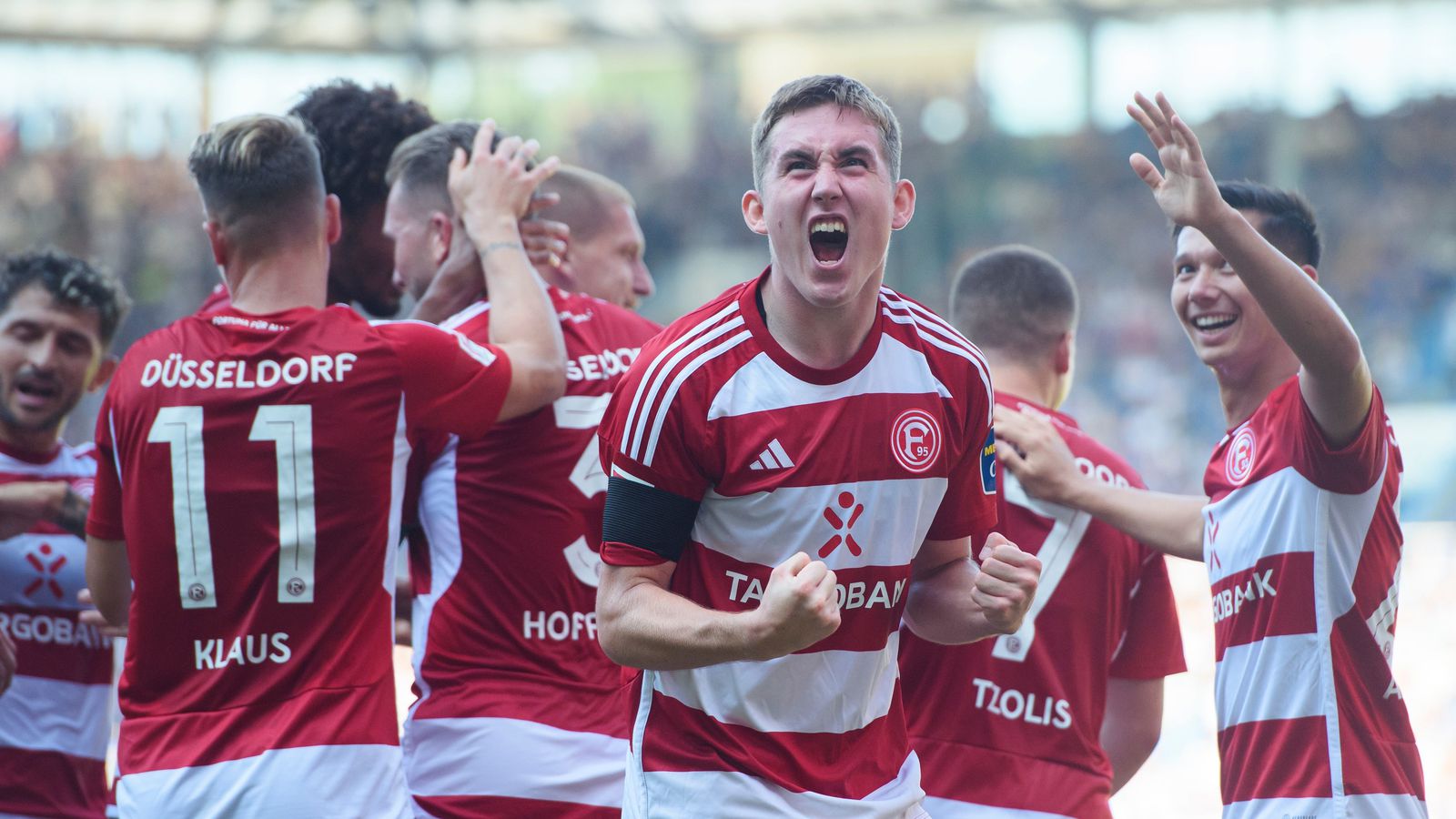 Ísak lagði upp tvö er Düsseldorf skaust á toppinn - Vísir