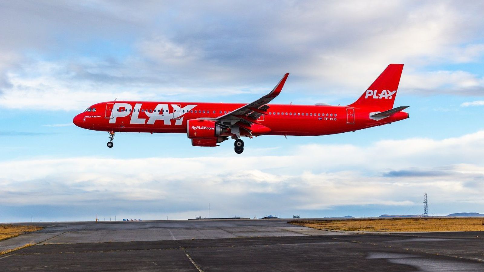 Öllu flugi Play á morgun af­lýst - Vísir