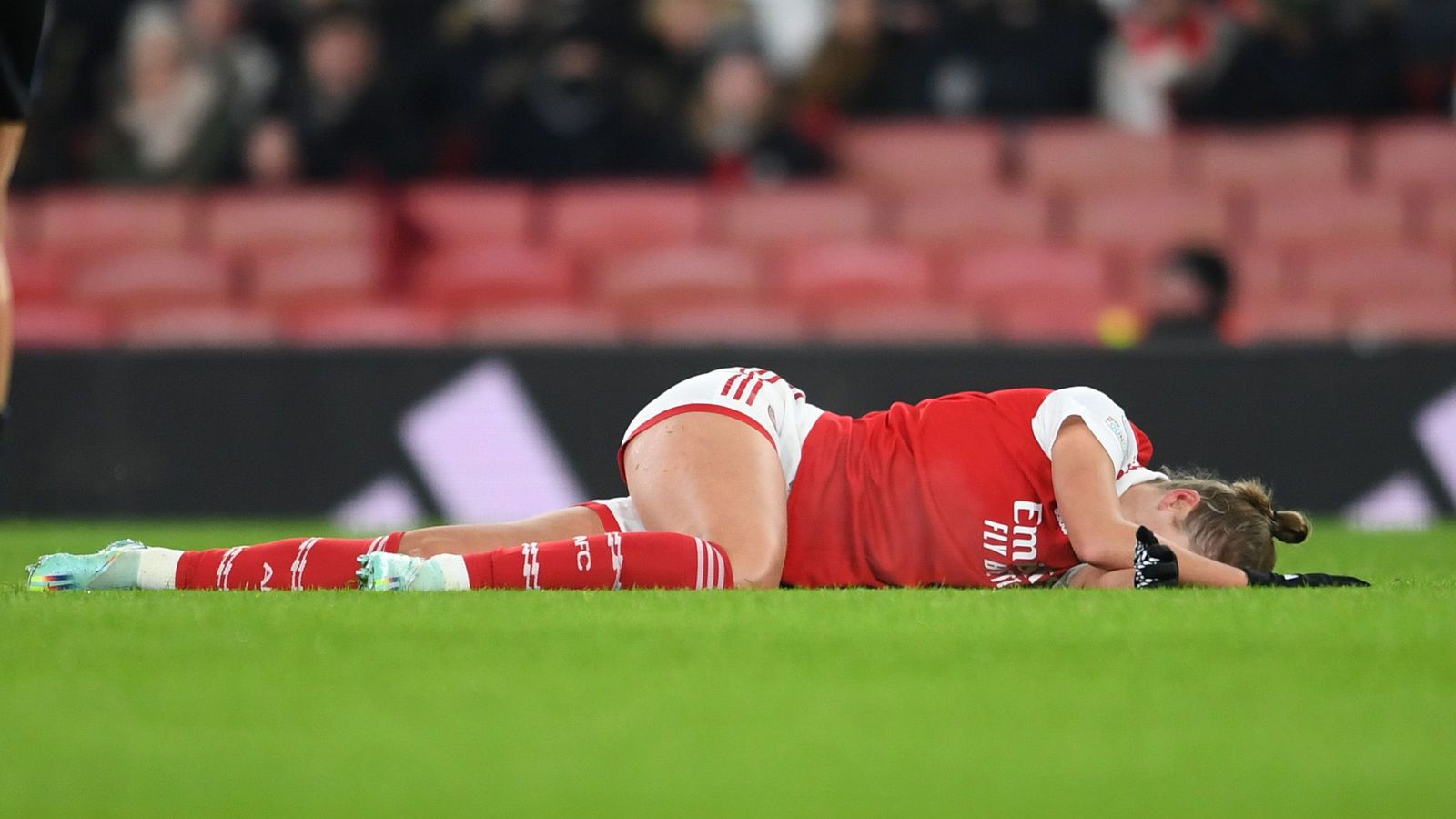 Knatt­spyrnu­sam­band Evrópu svarar loksins kalli knatt­spyrnu­kvenna ...