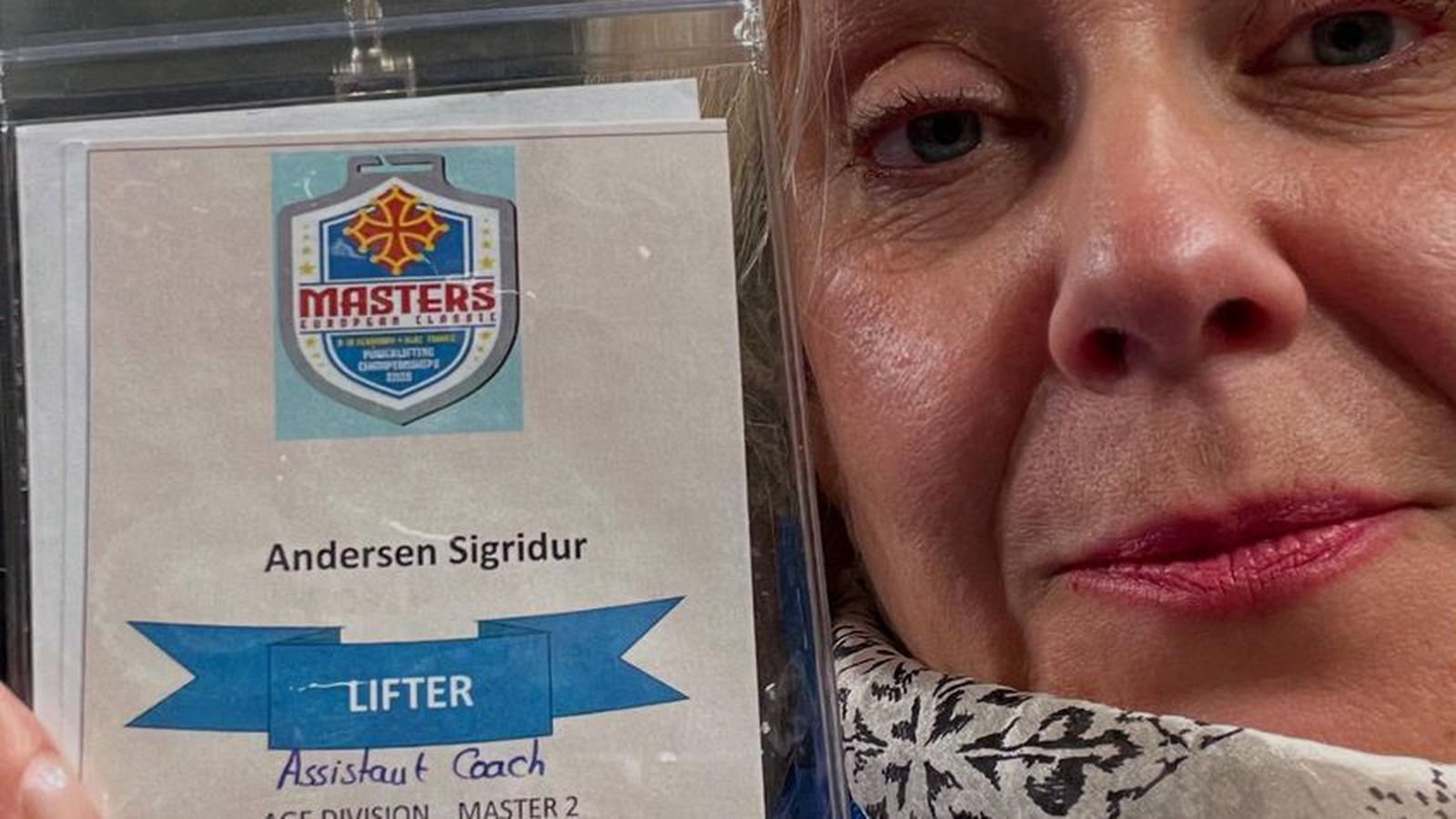 Þrjár ó­gildar lyftur hjá Sig­ríði Ander­sen á Evrópu­mótinu - Vísir