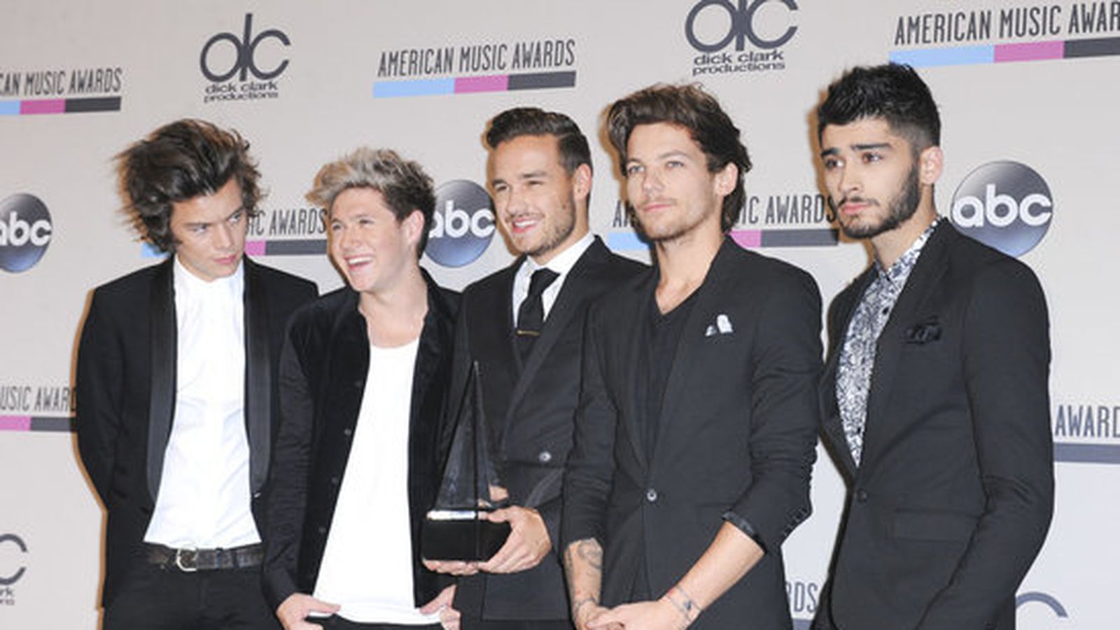One Direction gefa út sjálfsævisögu - Vísir