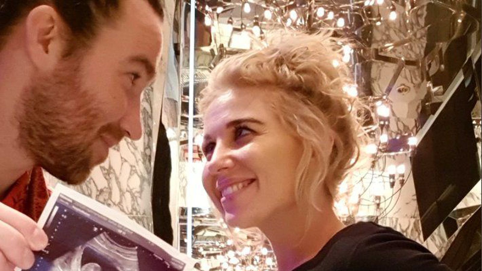 Salka Sól og Arnar Freyr eignuðust stúlku - Vísir