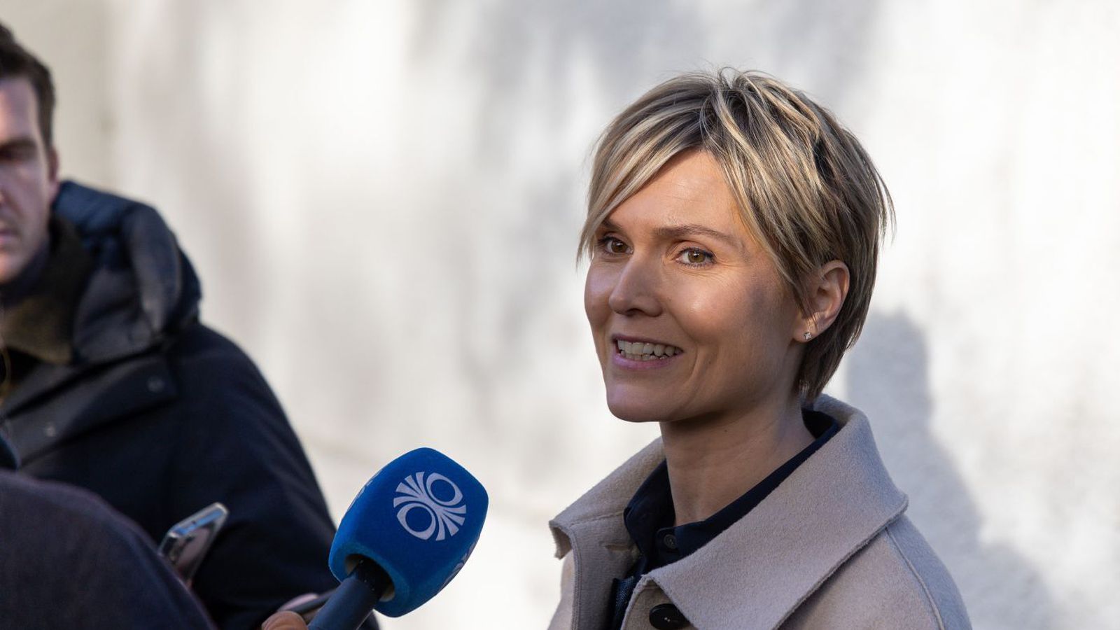 Varar við „hægriglundroða” Bjarna og Sig­mundar og lands­fundi frestað ...