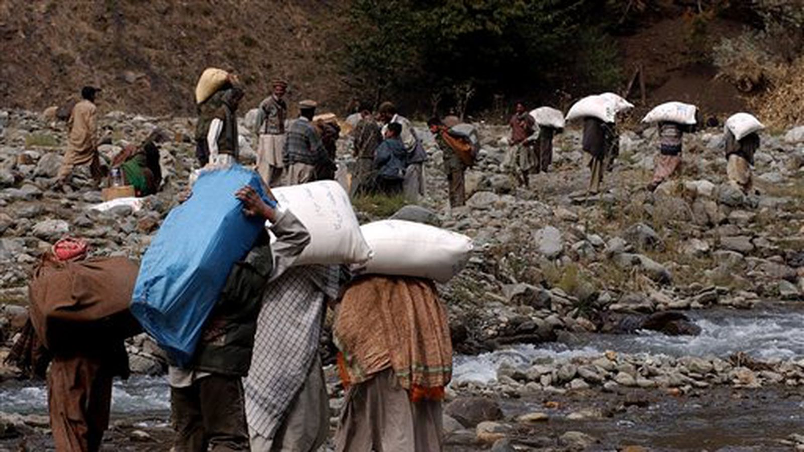 14 þúsund til viðbótar talin af - Vísir