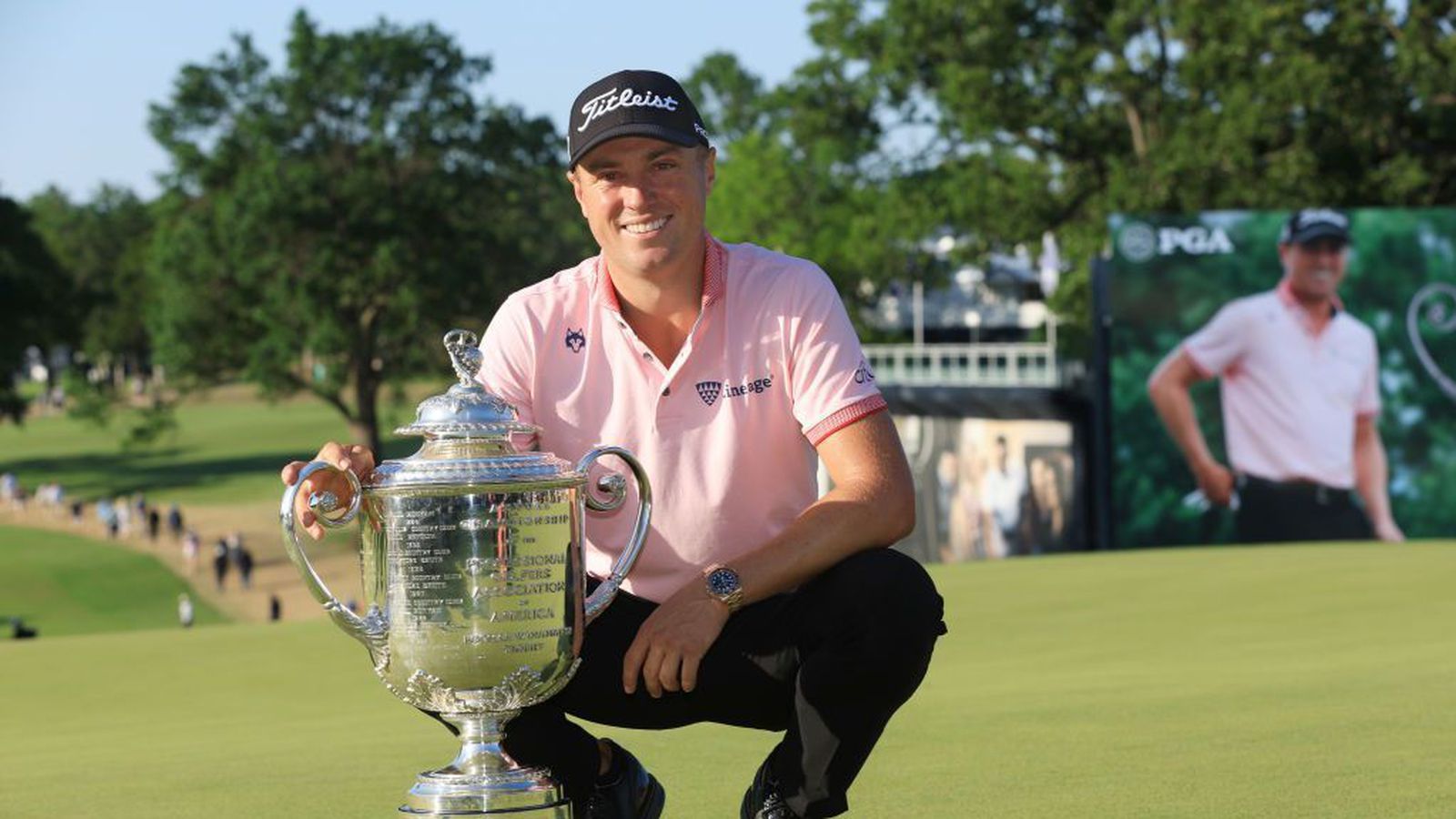 Justin Thomas bar sigur úr býtum eftir mikla dramatík - Vísir