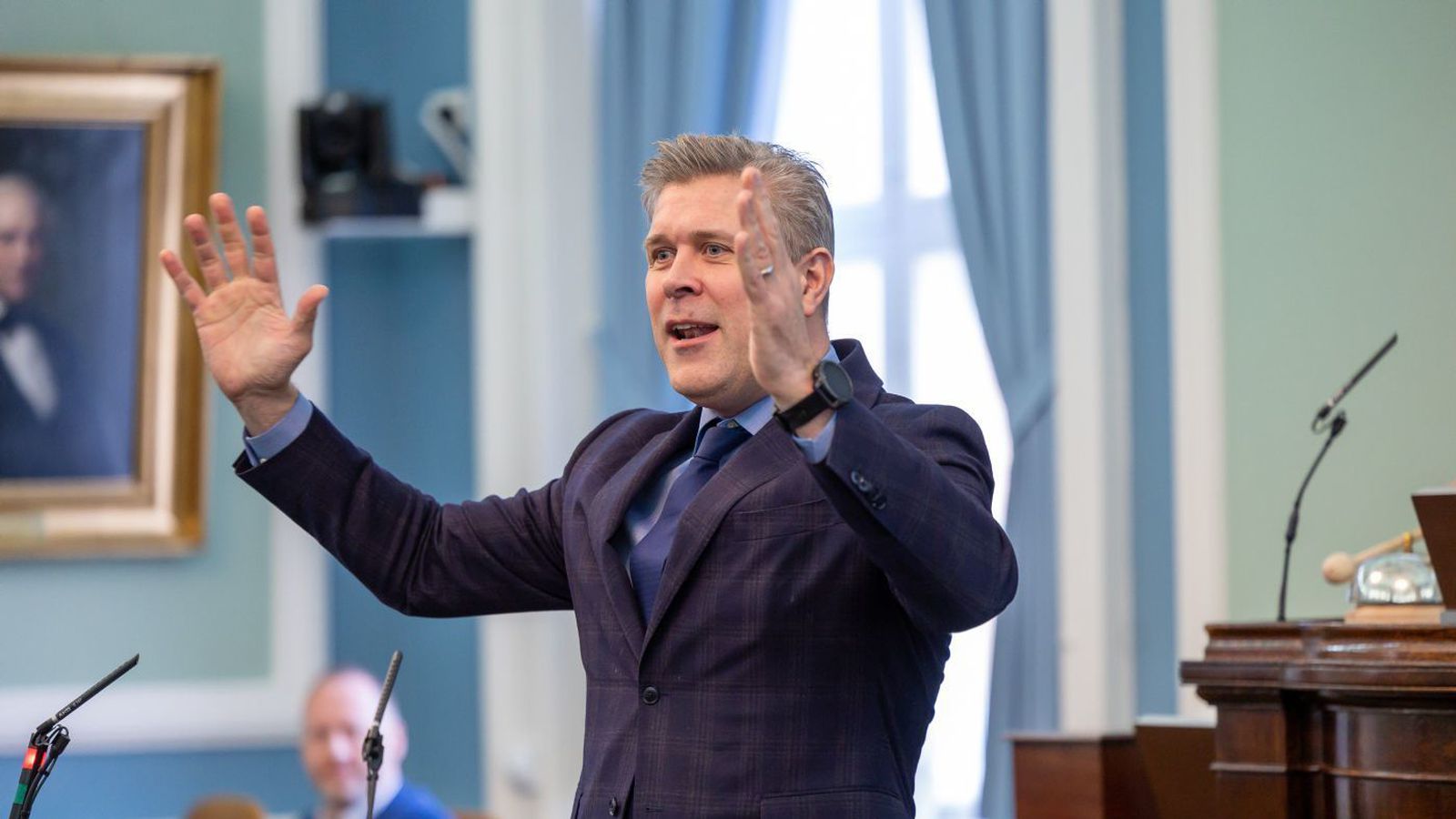 Á þriðja tug mála af­greidd fyrir helgi - Vísir