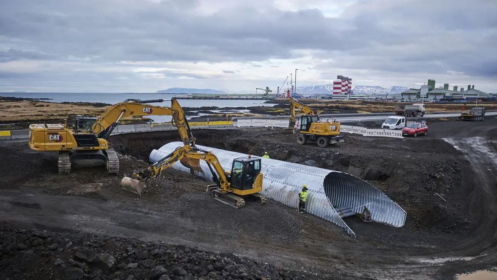 Hafn­firðingar greiða Rio Tin­to 26 milljónir vegna Reykja­nes­brautar ...