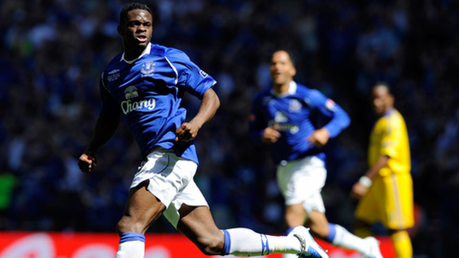Louis Saha kom Everton 1-0 yfir eftir aðeins 25 sekúndur - Vísir