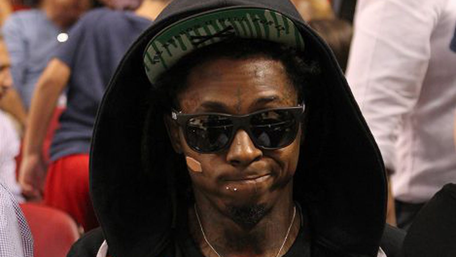 Rappari fluttur á sjúkrahús - Vísir