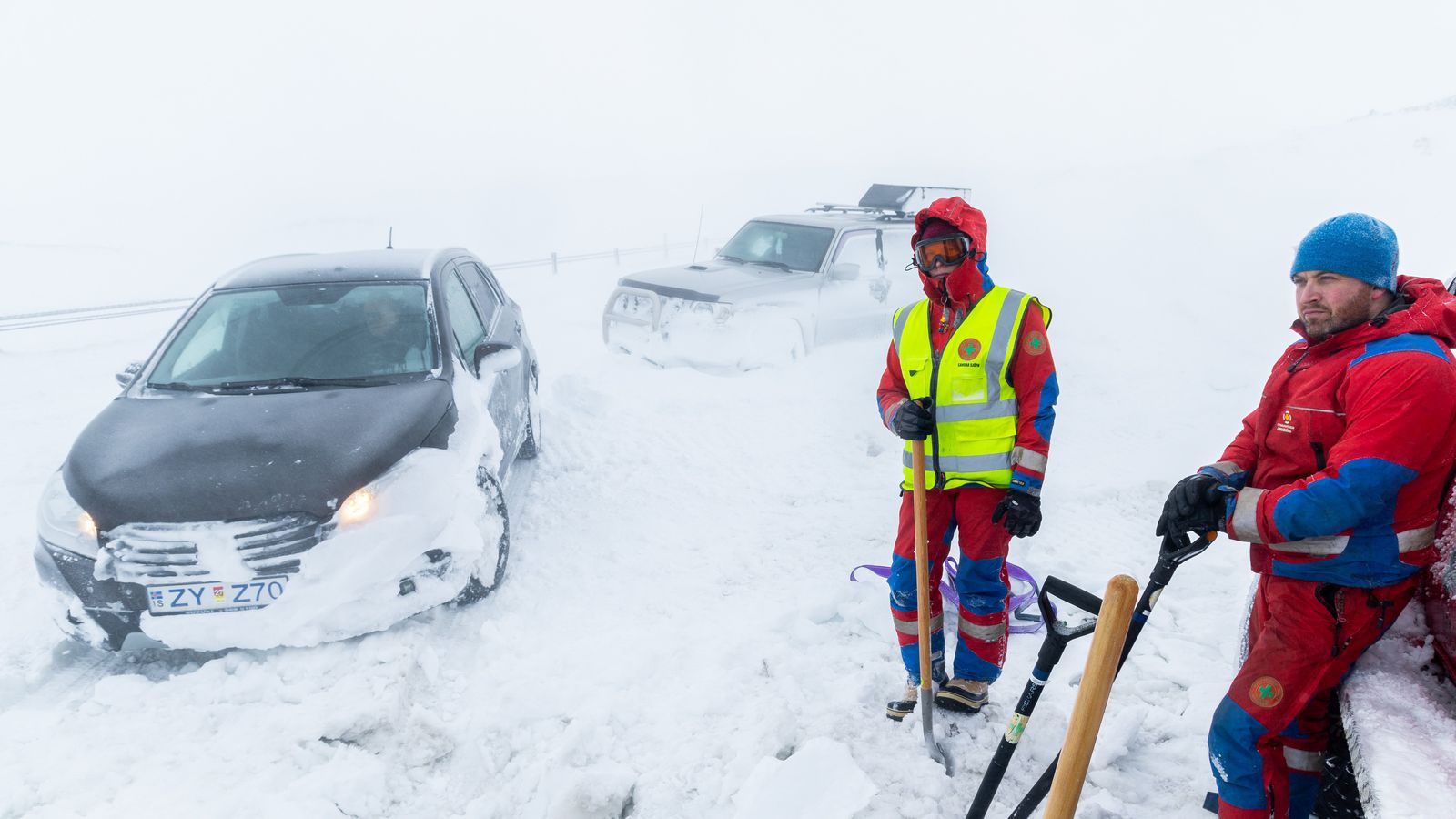 Sam­hæfingar­­stöð al­manna­varna virkjuð og öllu innan­­lands­flugi af ...