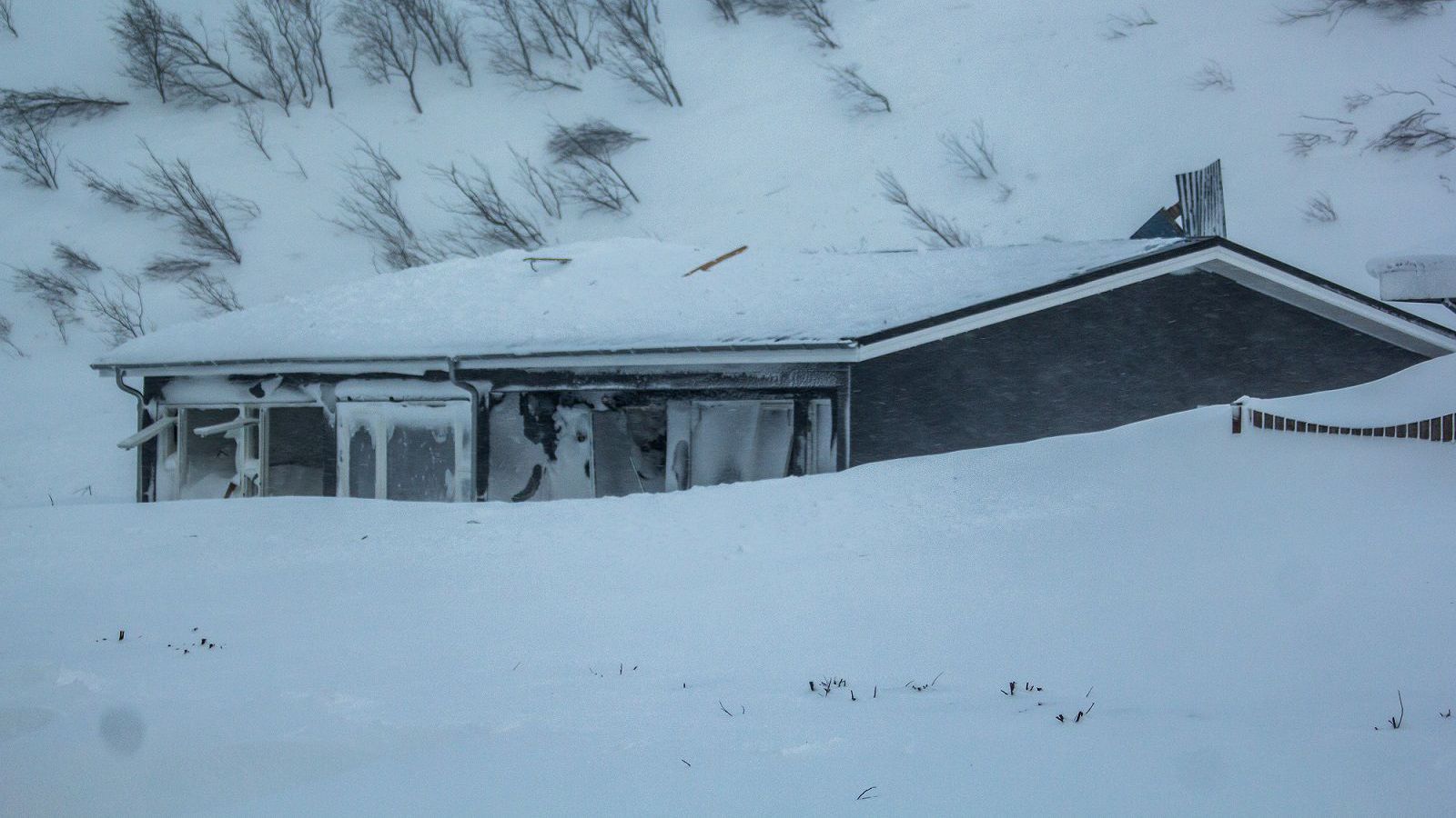 Unglingsstúlkan sefur og segir læknir hana hafa sloppið ótrúlega vel ...