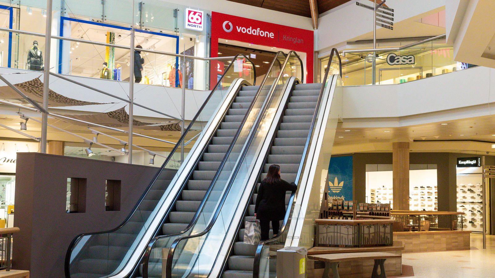 Hert sam­komu­bann hefur nú tekið gildi - Vísir