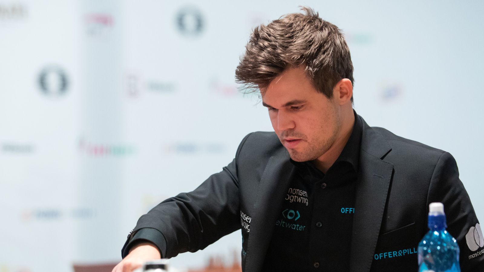 Carl­sen í góðum málum eftir dag tvö - Vísir