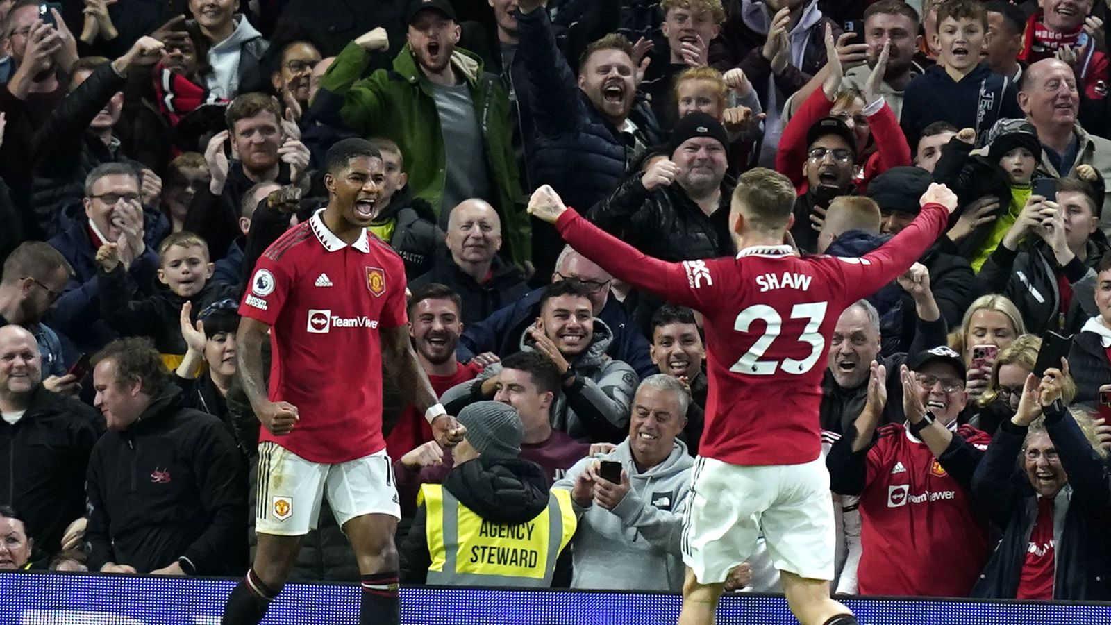 Hundraðasta mark Ras­h­ford tryggði Man United mikil­væg þrjú stig - Vísir
