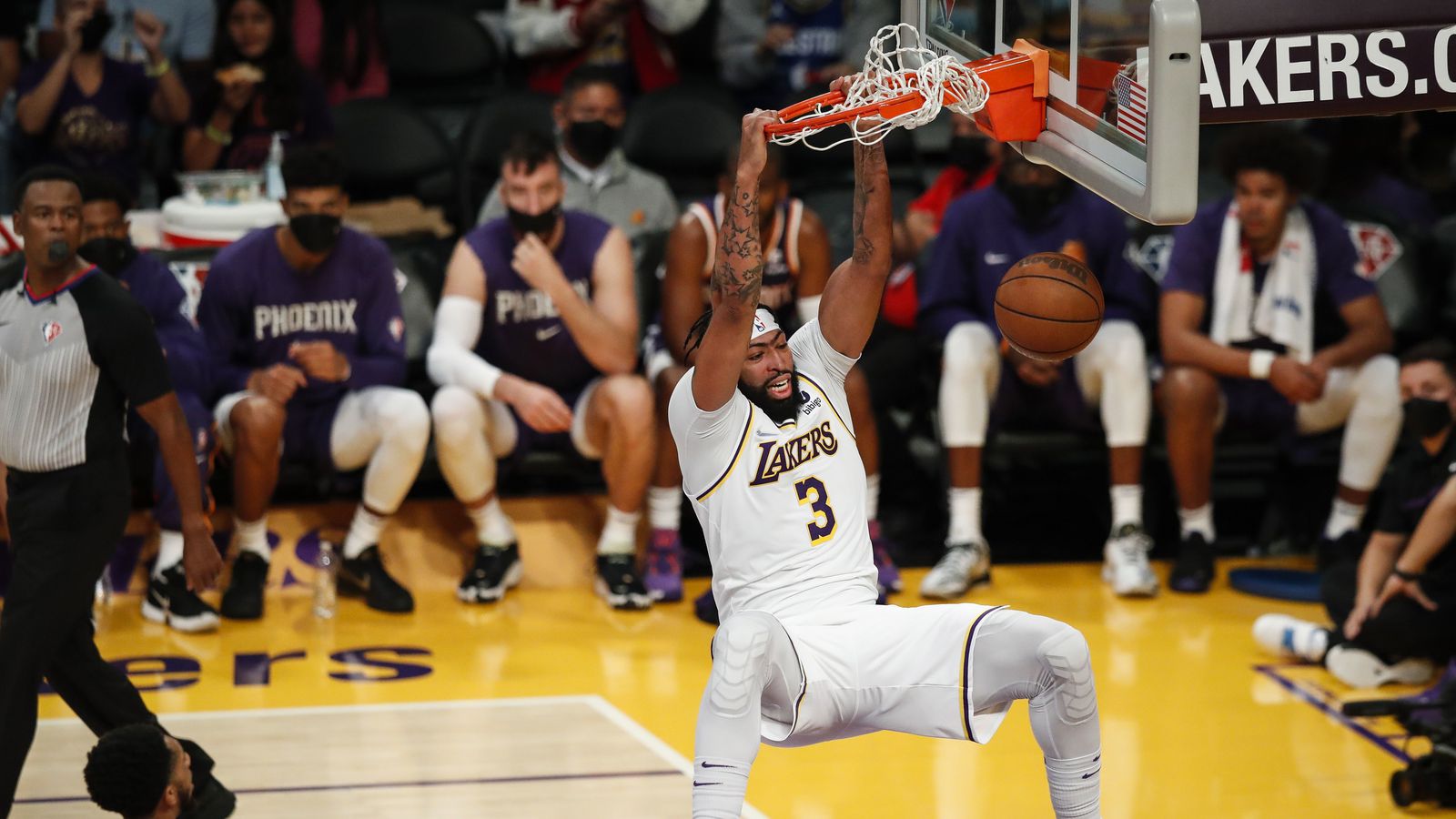 Dagskráin í dag: Undankeppni HM, handbolti, NBA og NFL - Vísir