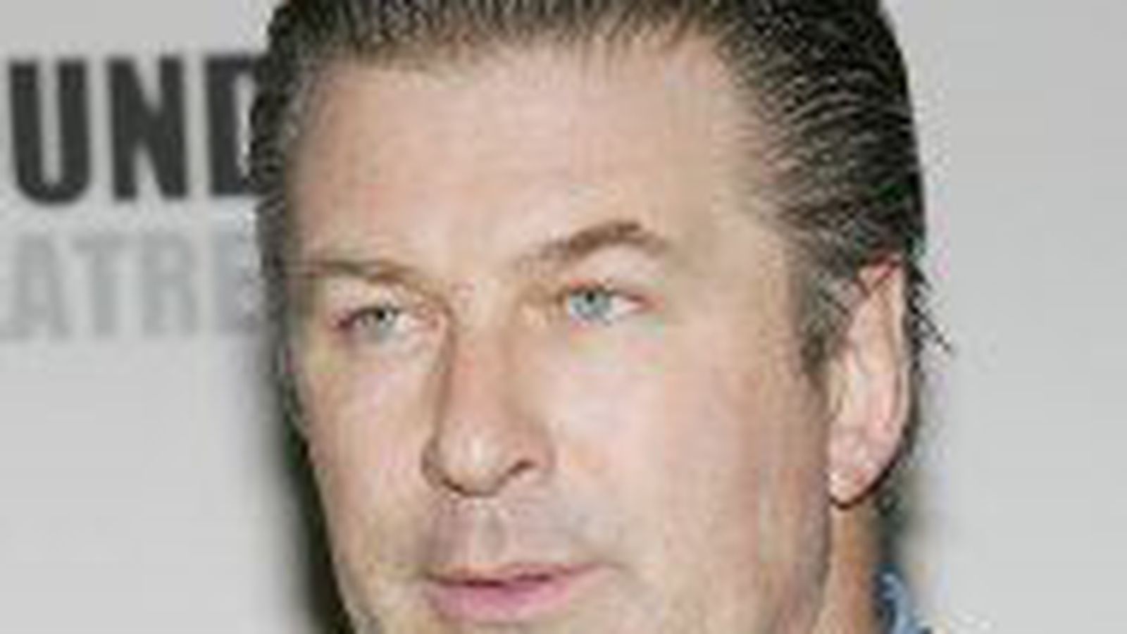 Alec biðst afsökunar á hótunarskilaboðum til dóttur sinnar - Vísir