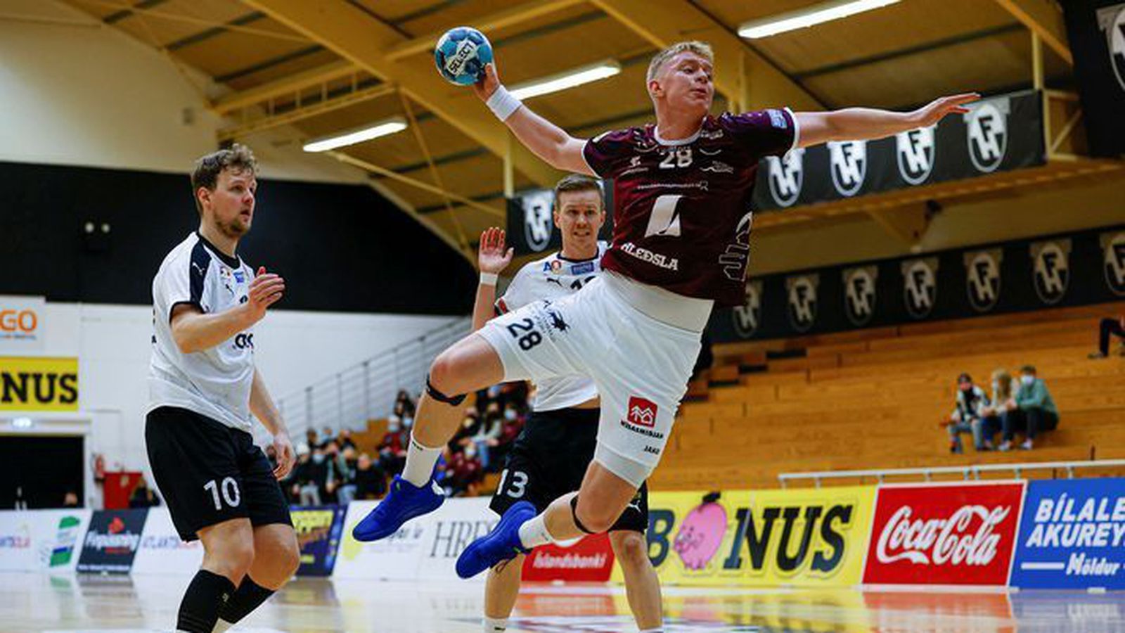 Tryggvi Þórisson nýr leikmaður sænsku deildarmeistaranna - Vísir