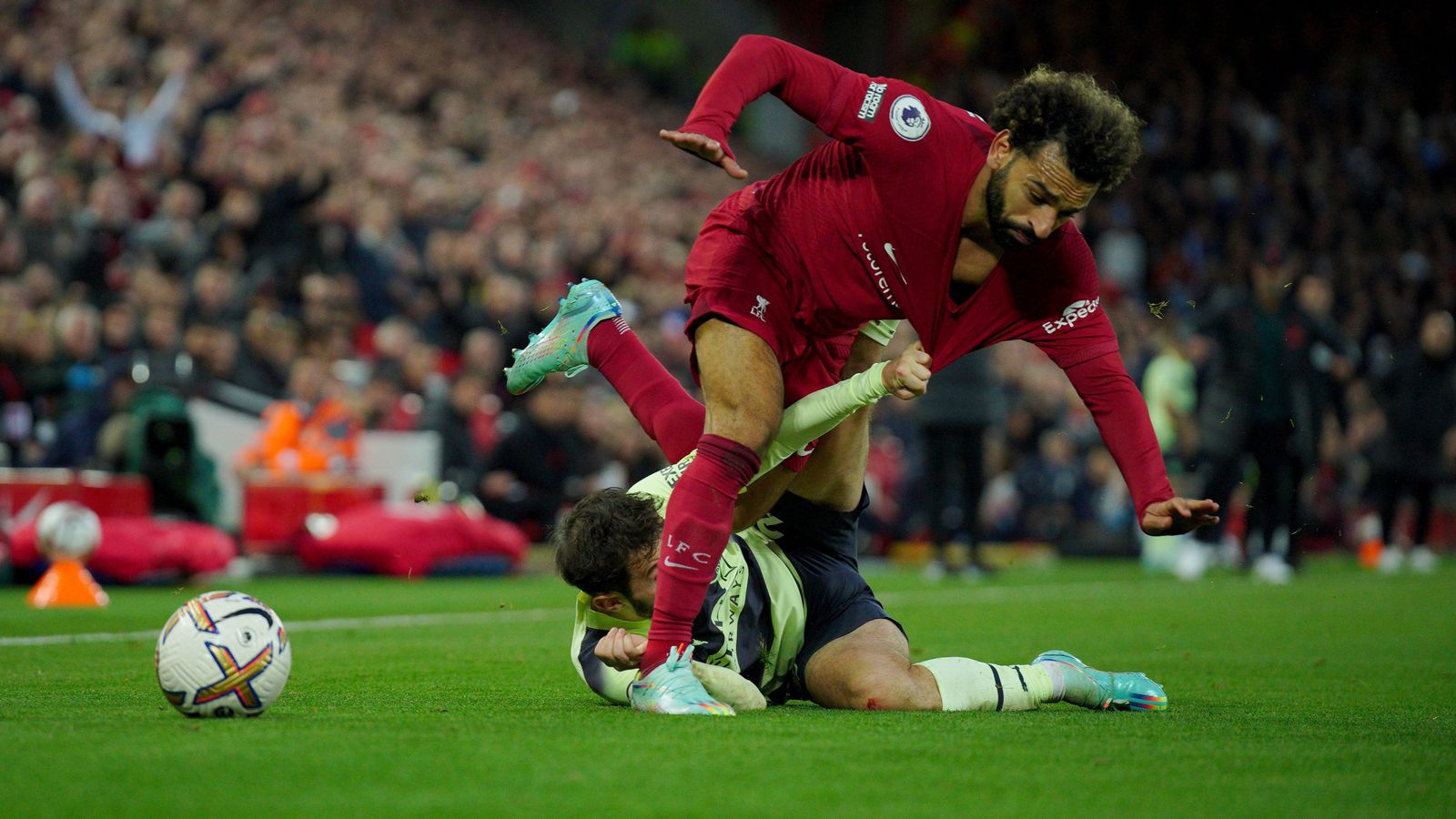 City tekur á móti Liverpool og Jóhann Berg fer á Old Trafford - Vísir