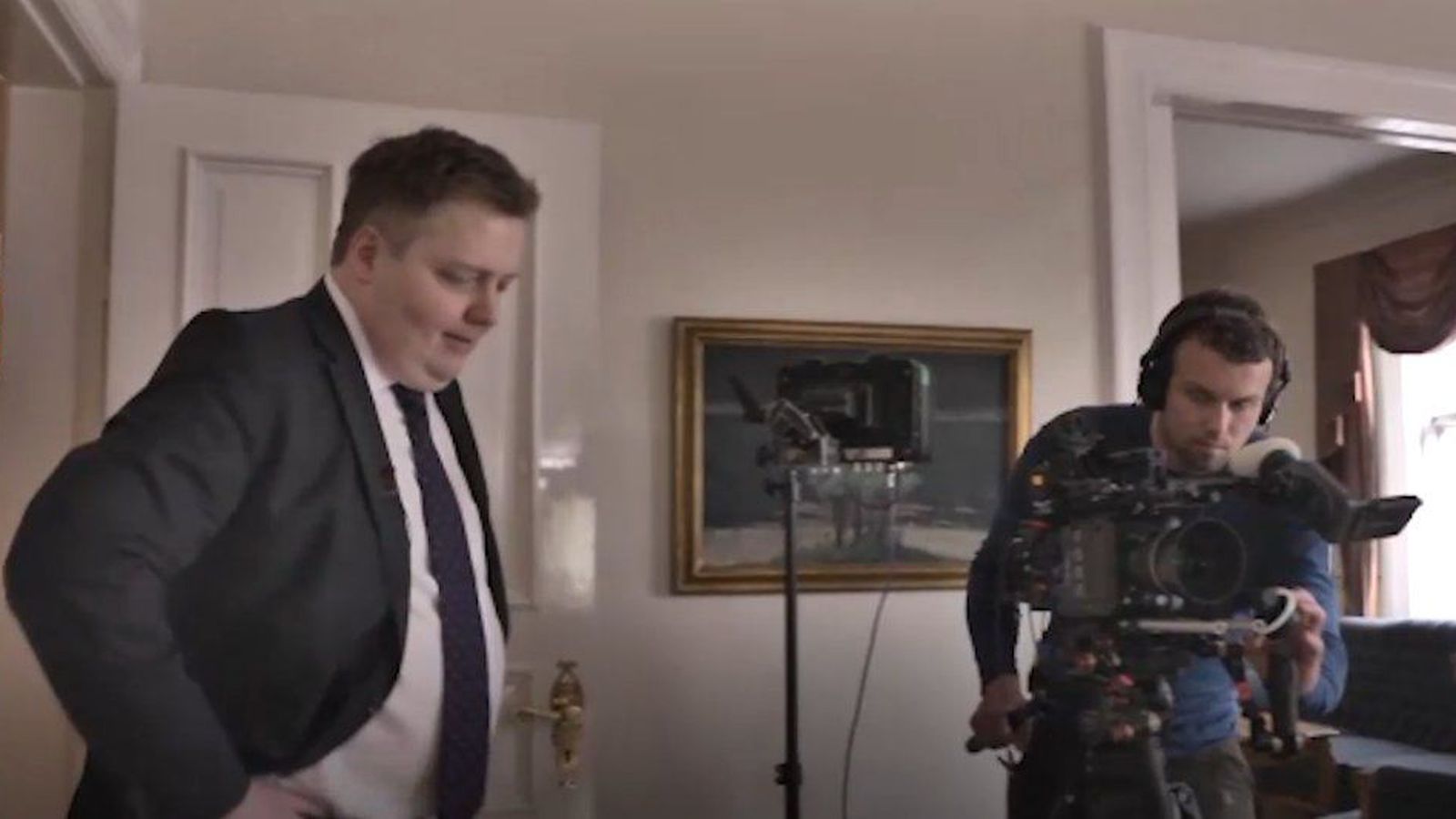 Þverneitaði fyrir að hafa selt hlutinn í Wintris á einn dollara - Vísir