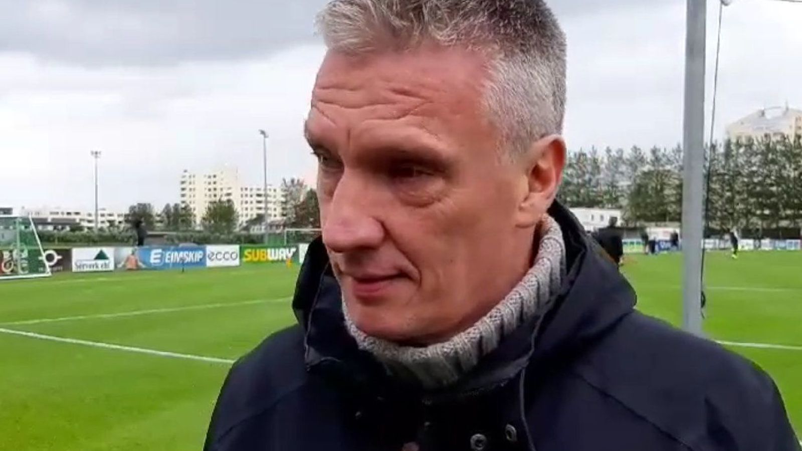 David Winnie mætti á KR-völlinn í gærkvöldi og KR-liðið svaraði með ...