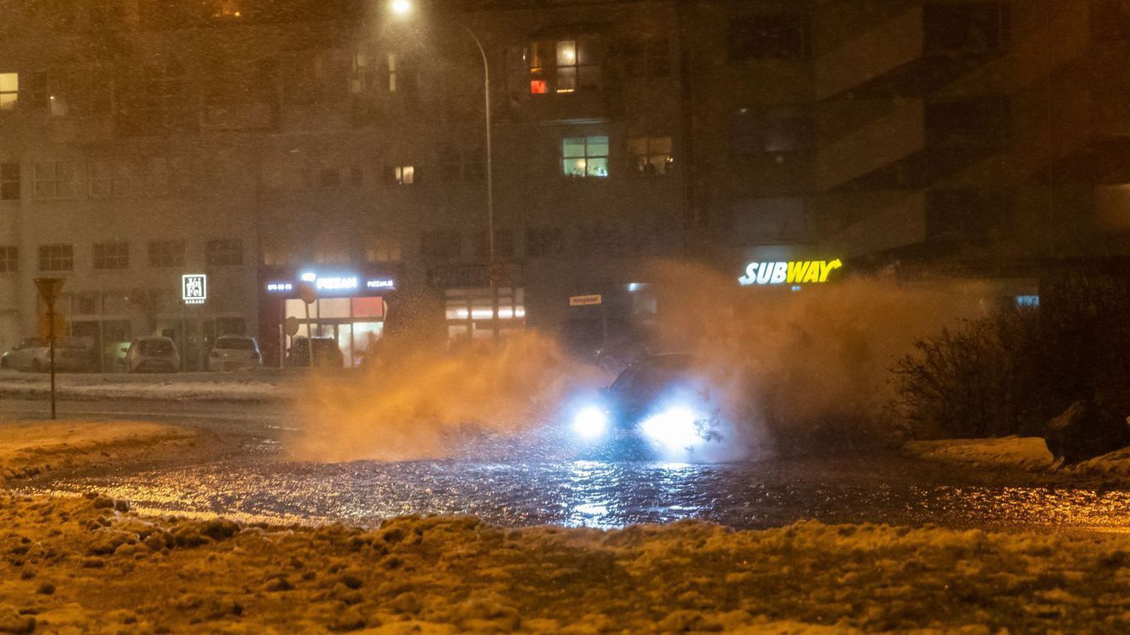 Skellur á með látum, versnar hratt og hviður jafn­vel yfir 50 m/s - Vísir