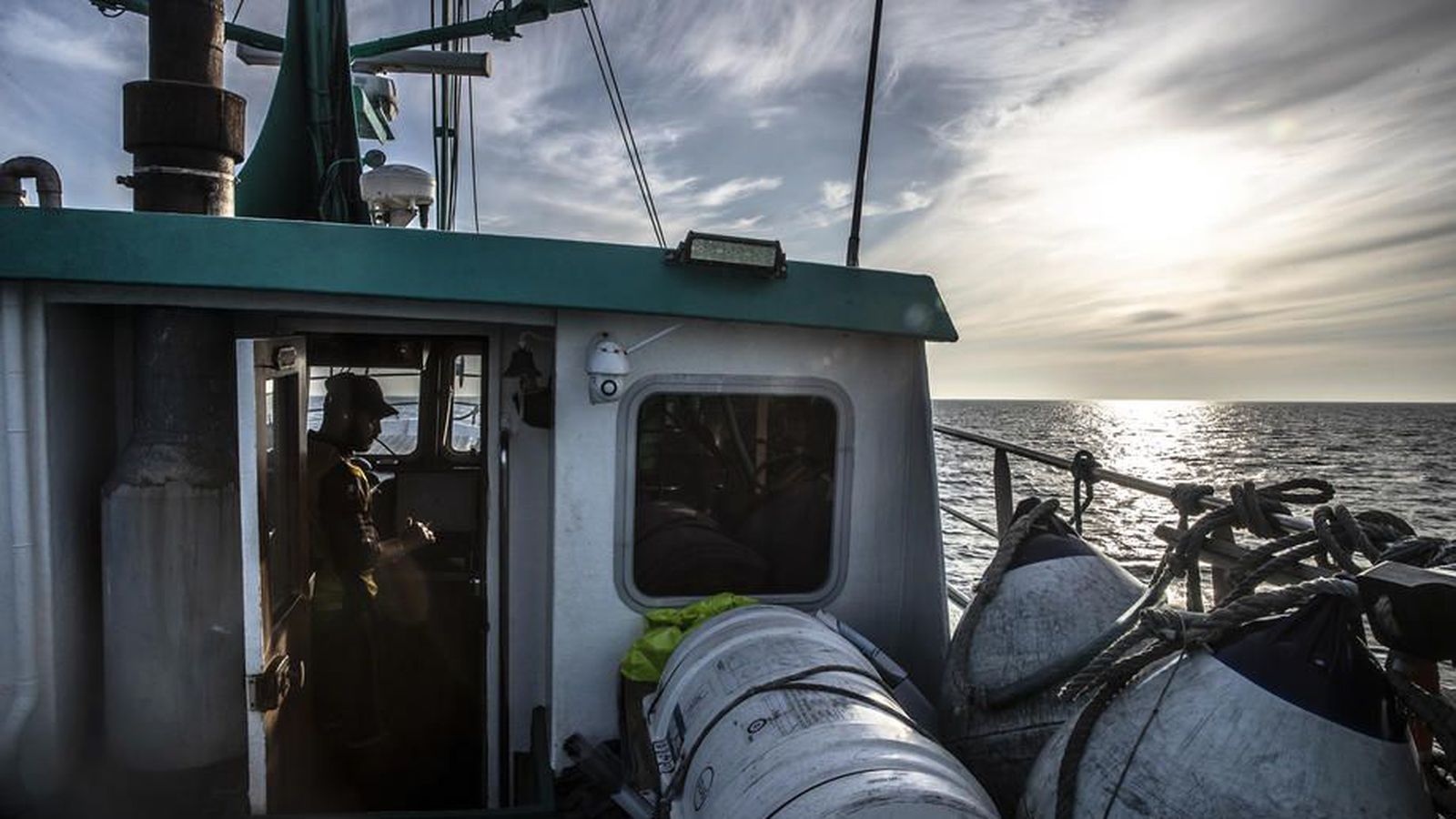 Frakkar kyrr­setja breskt fisk­veiði­skip vegna deilu um veiði ...