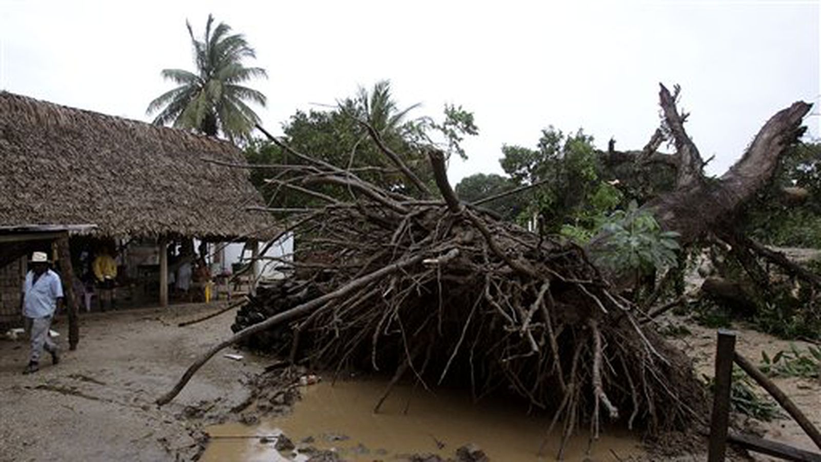 66 hafa látist af völdum Stan - Vísir