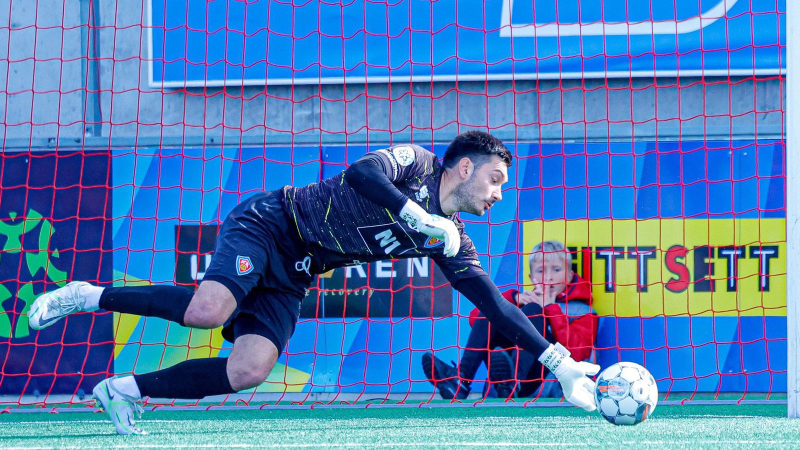 Umfjöllun, viðtöl og myndir: Valur-KA 0-1 | Akur­eyringar fara á góðu ...