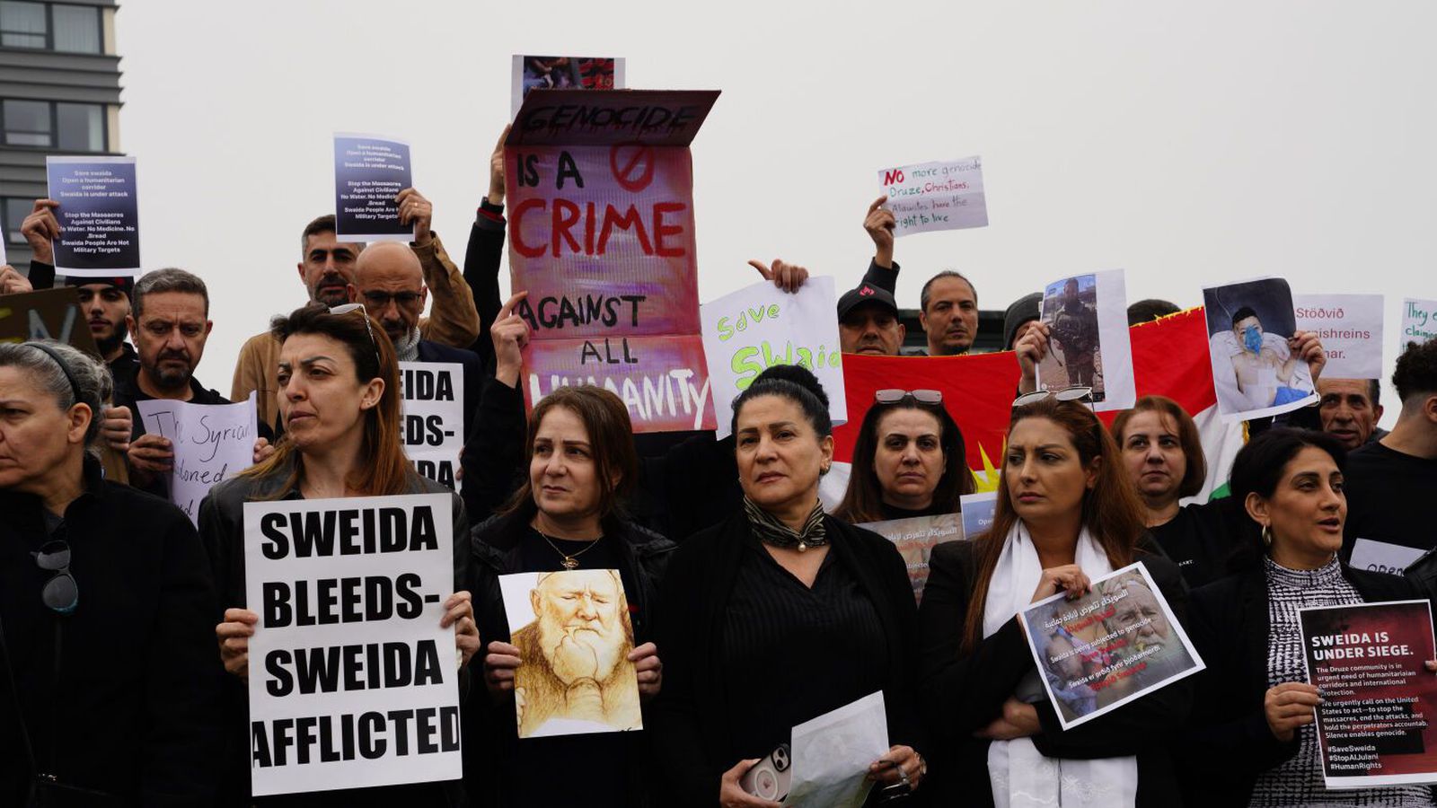 Drúsar mót­mæla við sendi­ráðið - Vísir