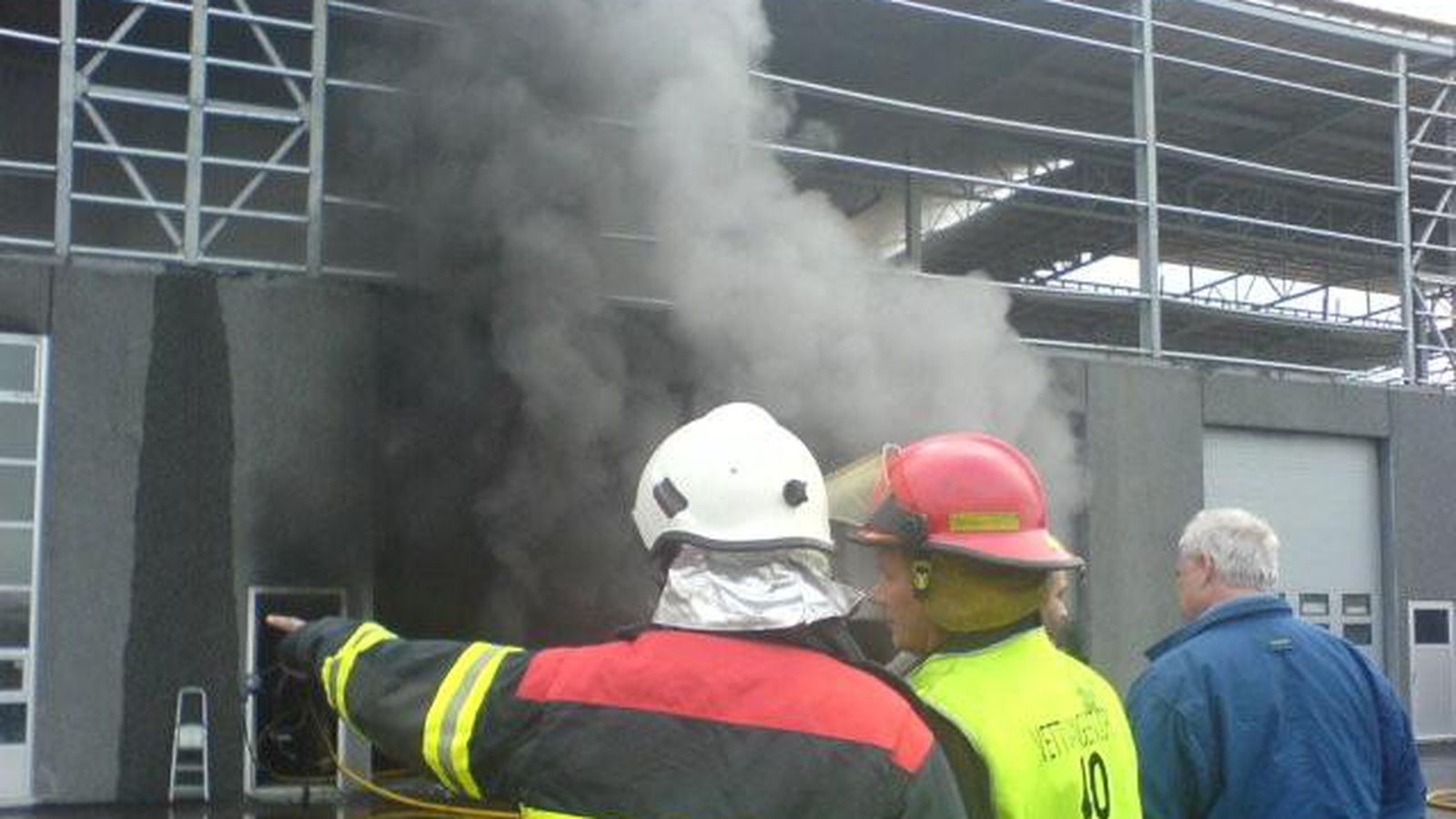 Eldur í húsnæði Hreinsitækni - Vísir