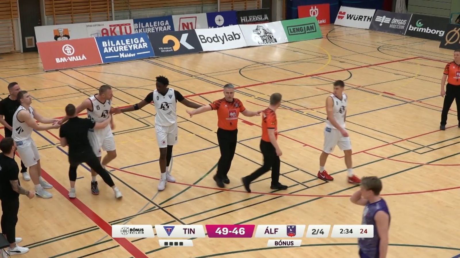 Spilar báða leikina við Kefla­vík með bann hangandi yfir sér - Vísir