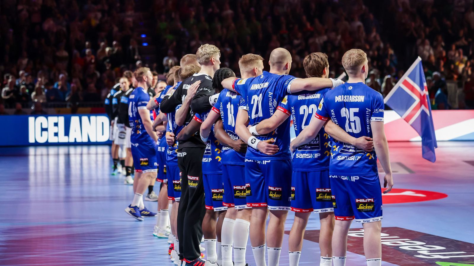 Ó­breyttur hópur frá tapinu gegn Þjóð­verjum - Vísir