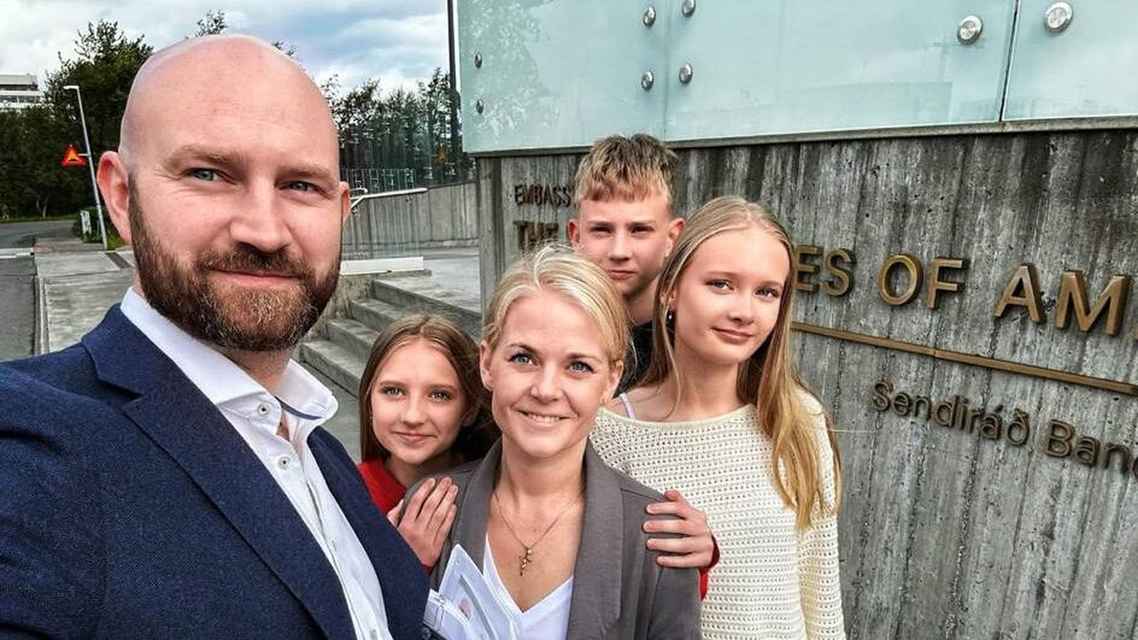 Ís­lensk stúlka í út­skriftar­veislu sem breyttist í mar­tröð - Vísir