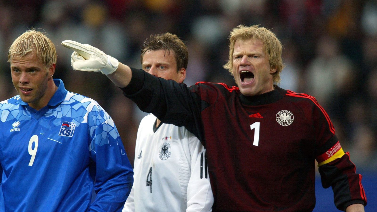 Átján ár frá jafnteflinu fræga | Arnar Þór og Eiður Smári nú á ...