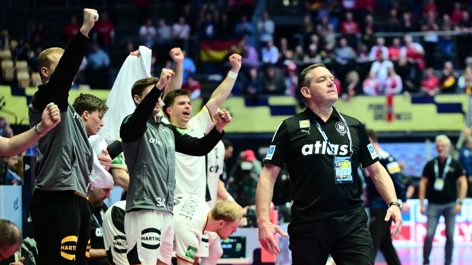 Hakkar í sig þá sem vildu reka Al­freð Gísla­son - Vísir