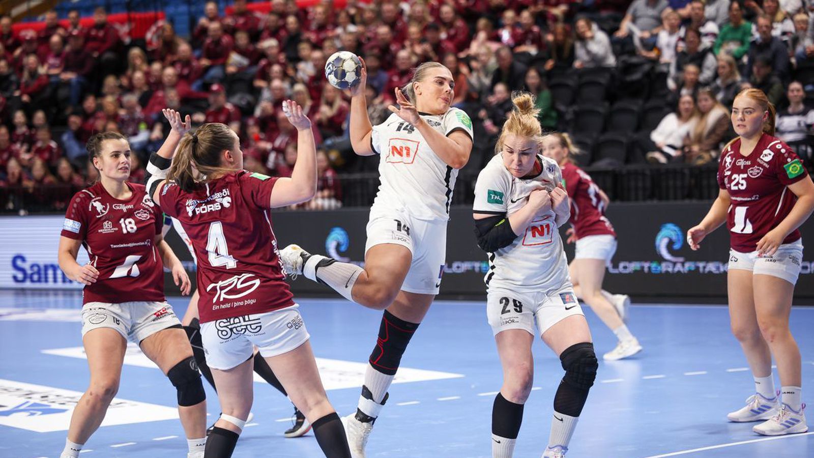 Um­fjöllun og myndir: ÍBV-Sel­­foss 29-26 | Eyja­konur mæta Val í bikar ...