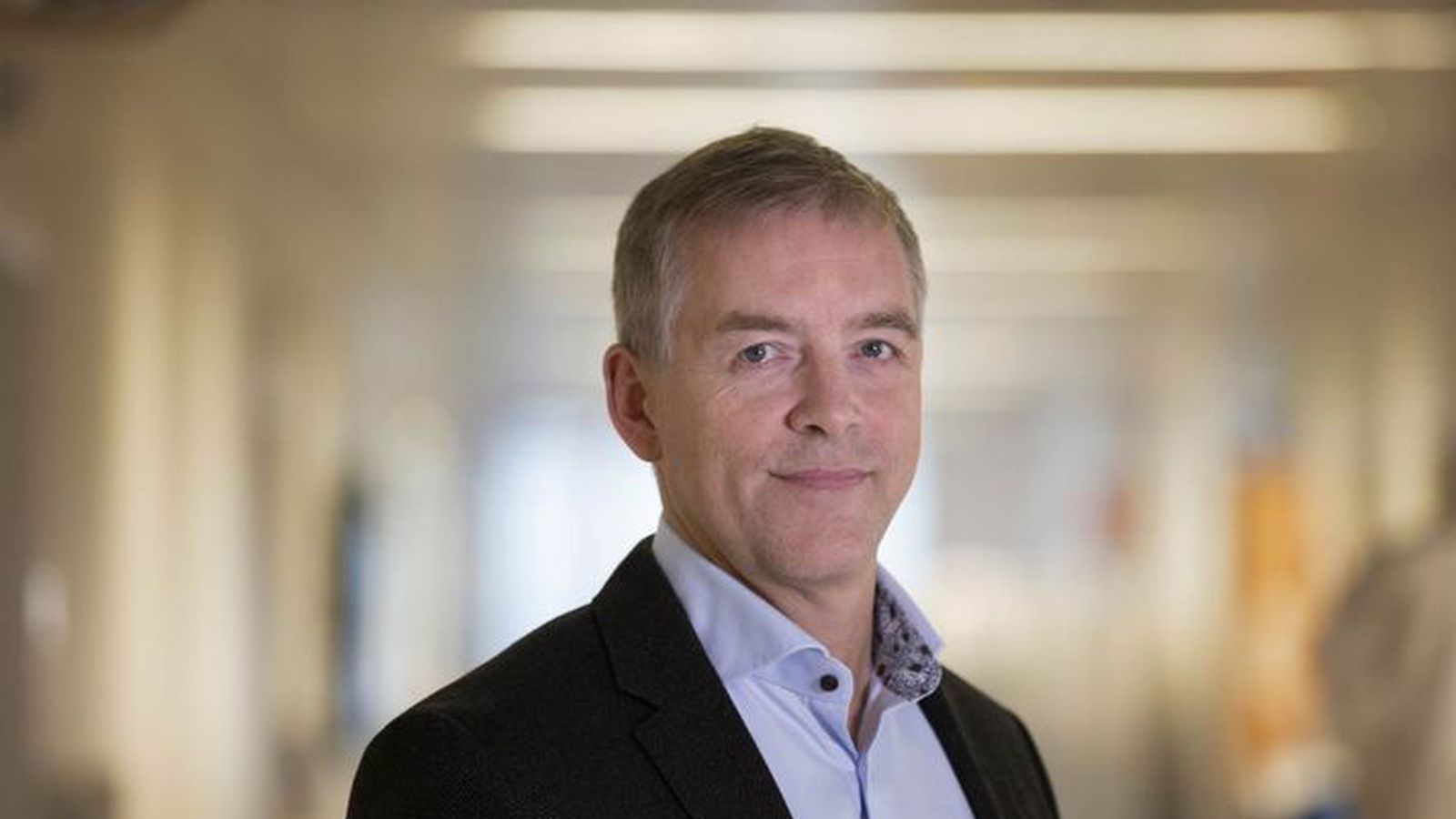 Myndi mæla gegn bólu­setningu ungra karla gegn Co­vid-19 - Vísir