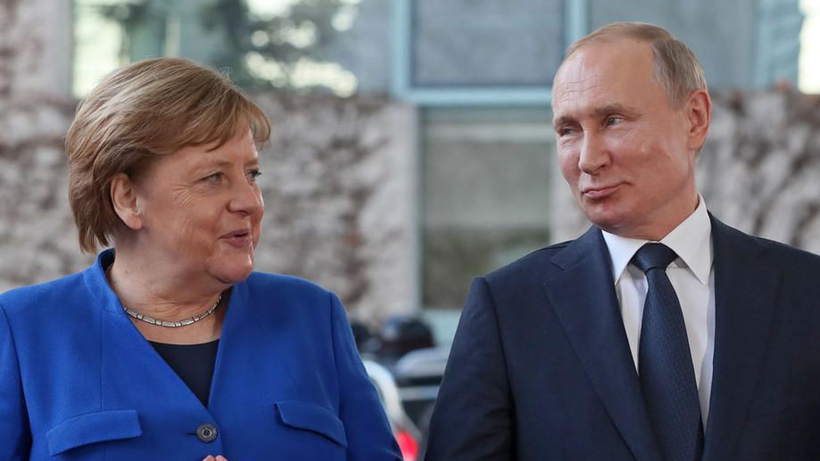 Merkel segist hafa skort vald til að hafa áhrif á Pútín - Vísir