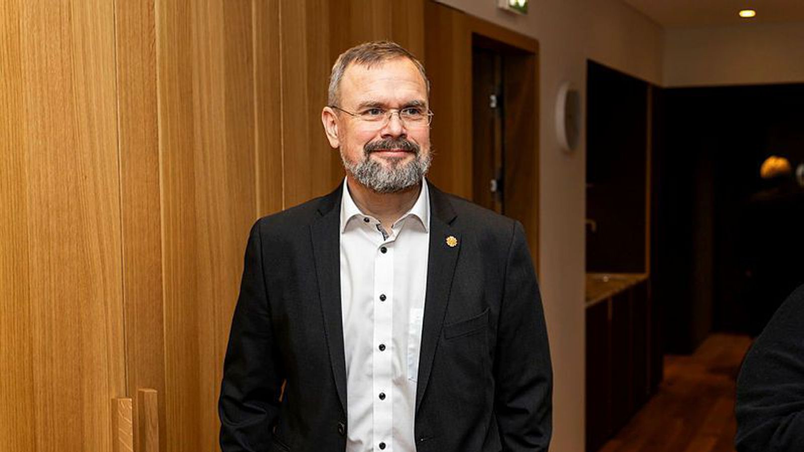 Reynir að greiða úr flækjunni standi Guð­rún við stóru orðin - Vísir