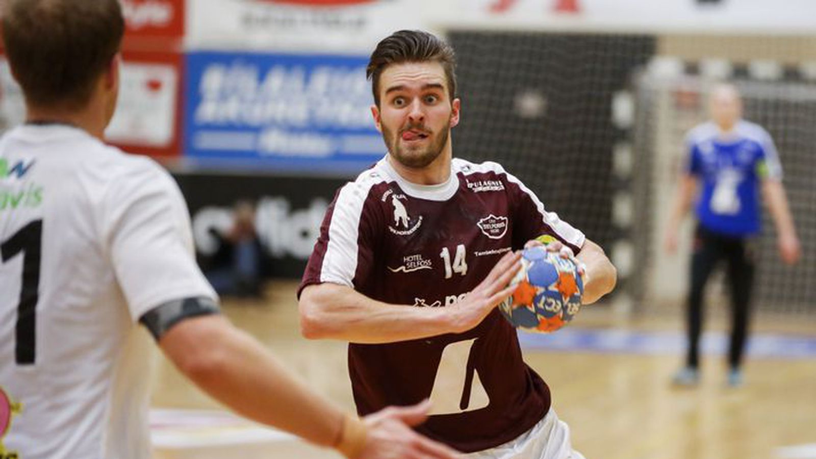 Umfjöllun og viðtöl: FH - Selfoss 29-34 | Öll lið jöfn fyrir ...