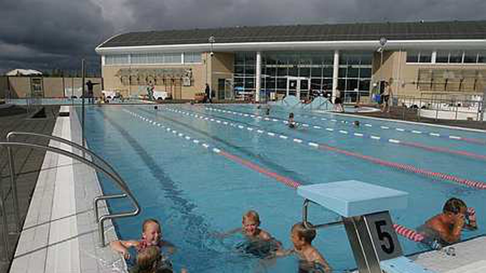 Uppskeruhátíð Bjarnarins í sundlaug Grafarvogs - Vísir