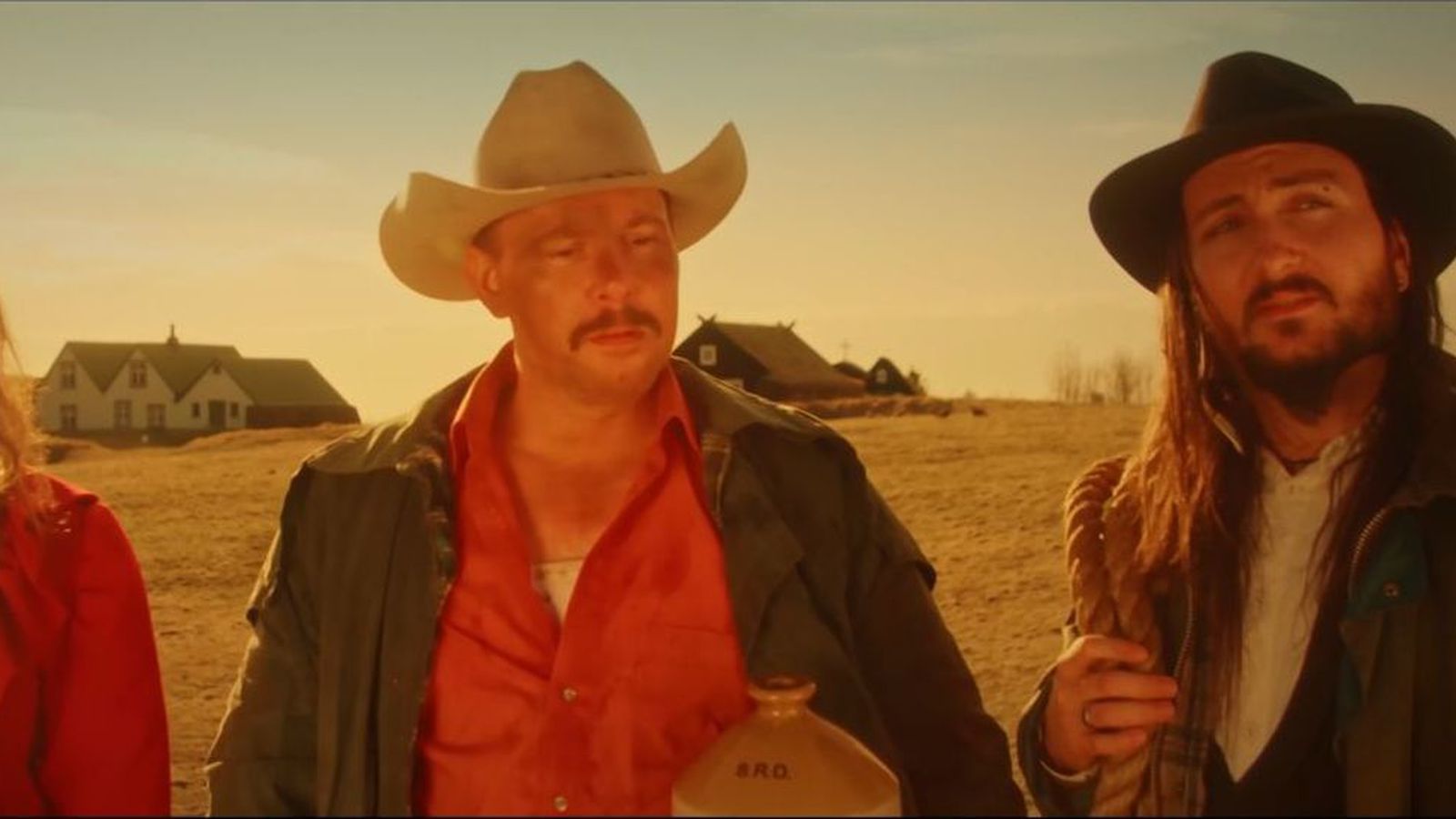 Steindi og Aron Can gerðu skrautlegt myndband við lagið Rólegur kúreki ...