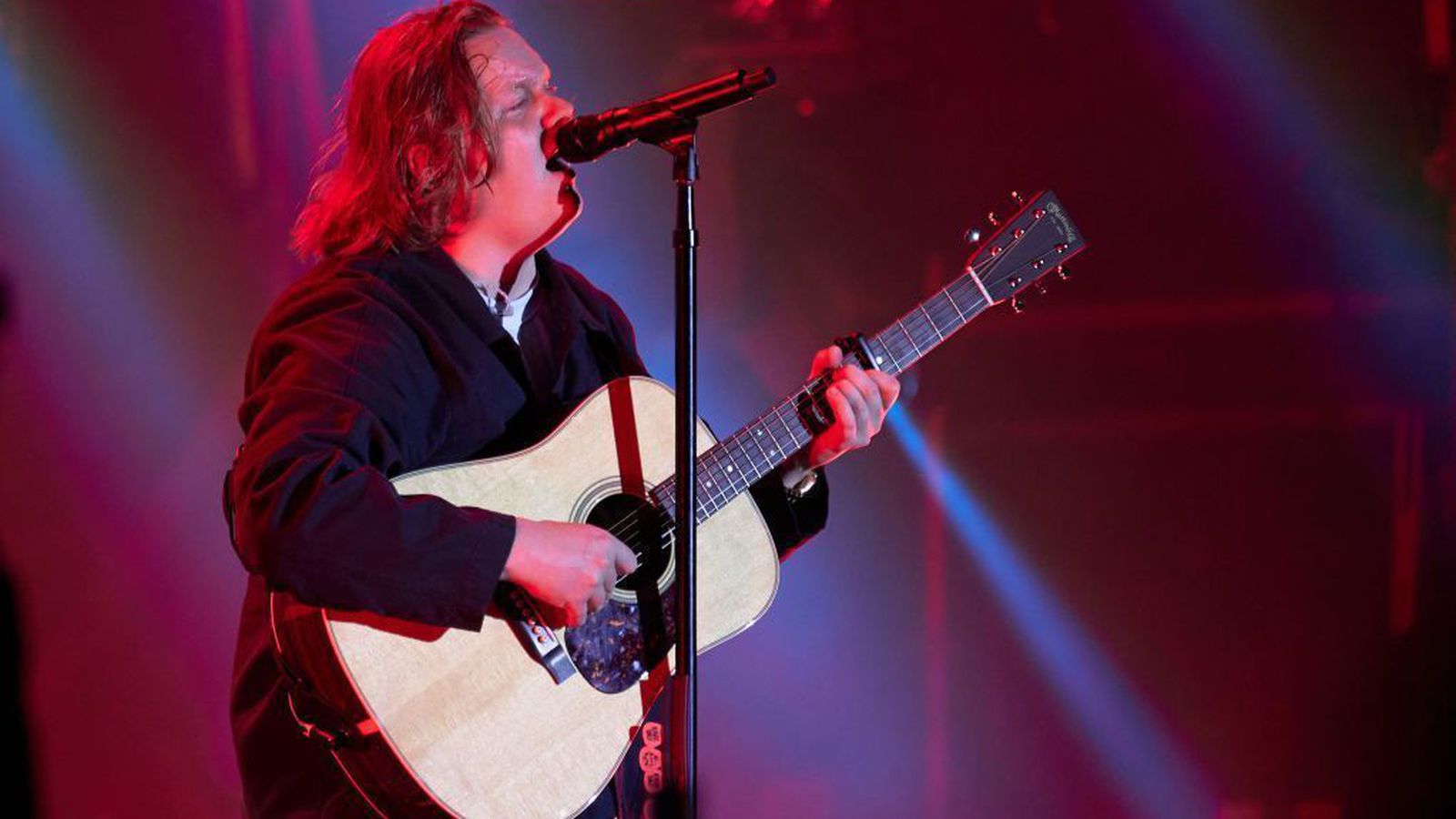 Tón­leikum Lewis Cap­aldi frestað vegna vanda­mála við fram­kvæmd ...