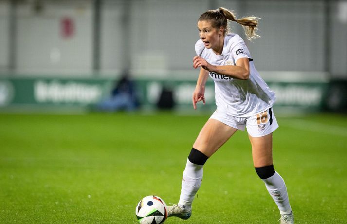 Karó­lína skoraði stór­kost­legt mark og lagði annað upp - Vísir