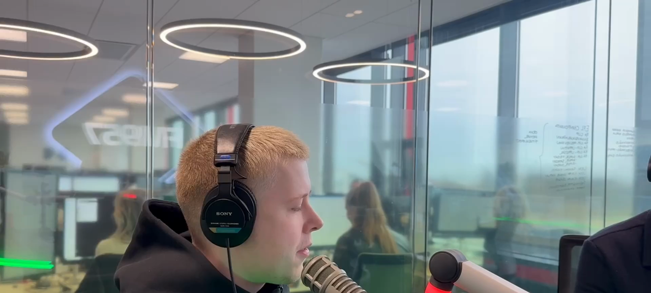 Fm957 | Hlustaðu í beinni og á upptökur.