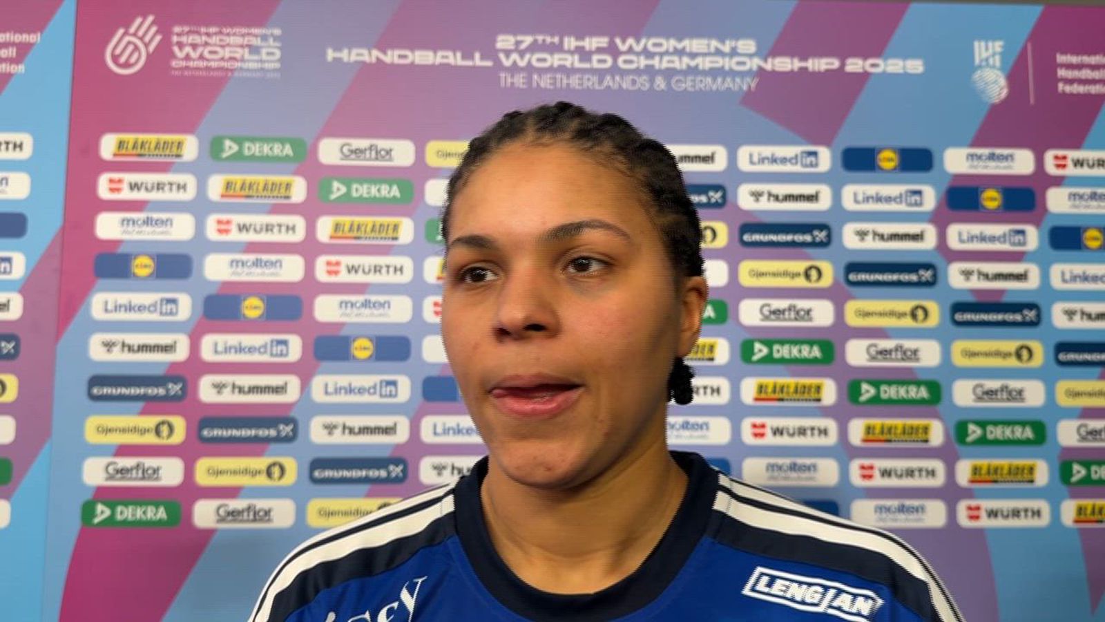Thea lék sér að úrúgvæsku vörninni - Sjónvarp - Vísir