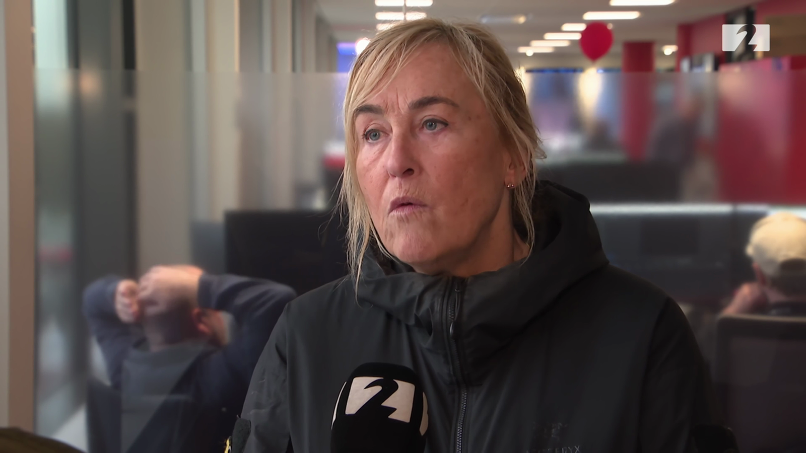 Skólafélagar köstuðu ætandi efnum í andlit stúlku - Sjónvarp - Vísir